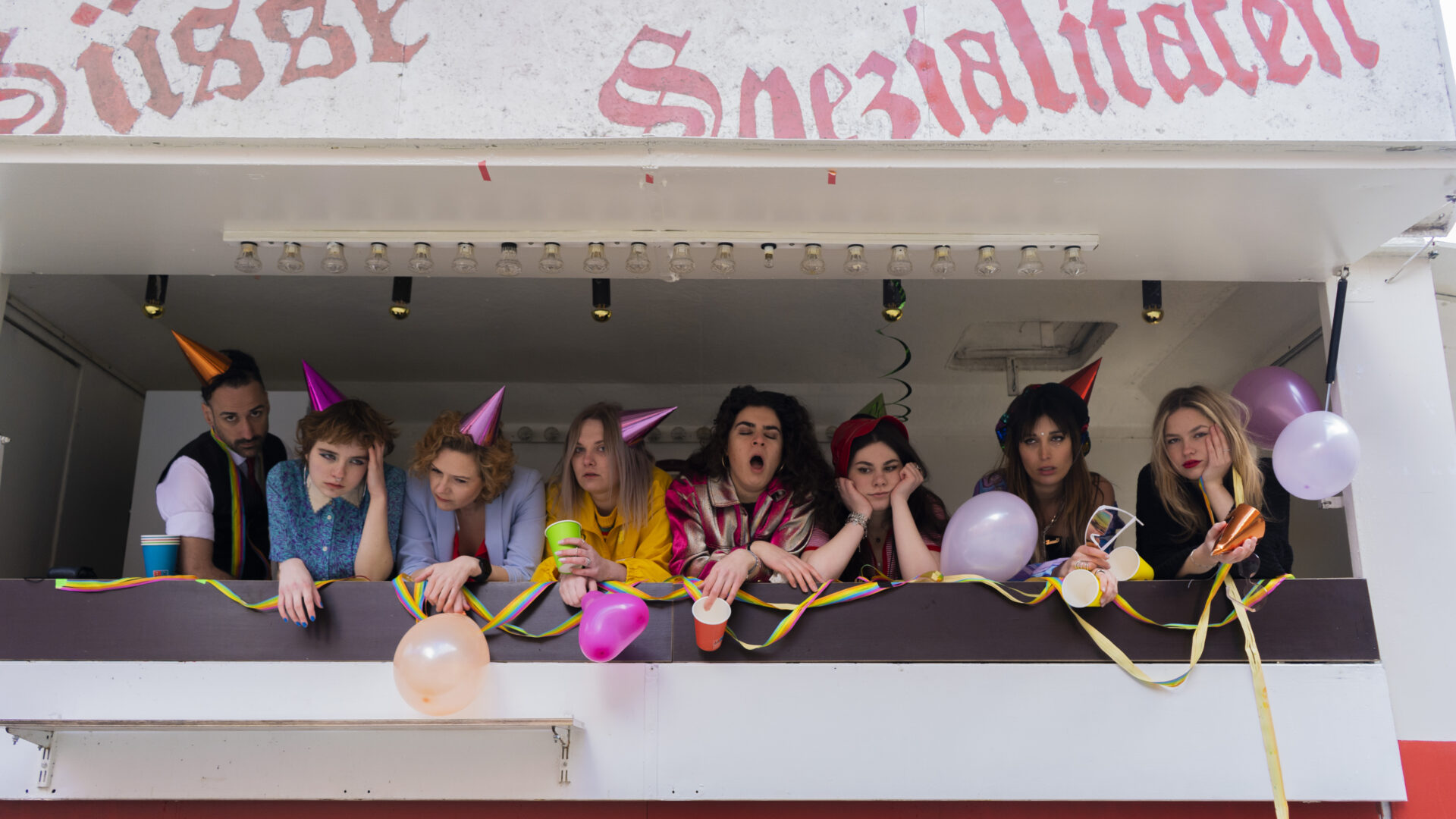 Catalyst Berlin: The Absent Family – Lives of the Party – englisches ...